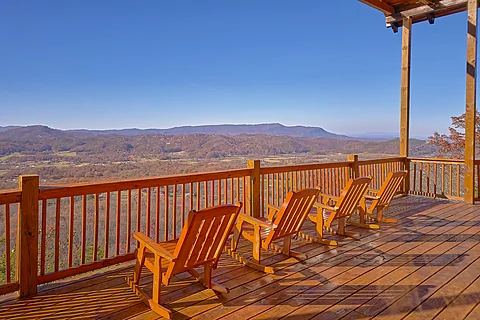 "Lookout Lodge" 4 Bedroom Cabin Near Gatlinburg with Game Room