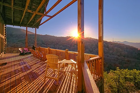 "Lookout Lodge" 4 Bedroom Cabin Near Gatlinburg with Game Room