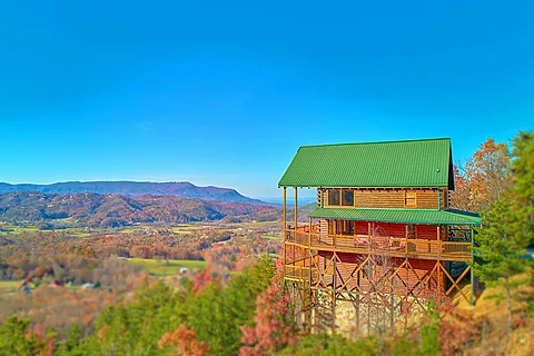 "Lookout Lodge" 4 Bedroom Cabin Near Gatlinburg with Game Room